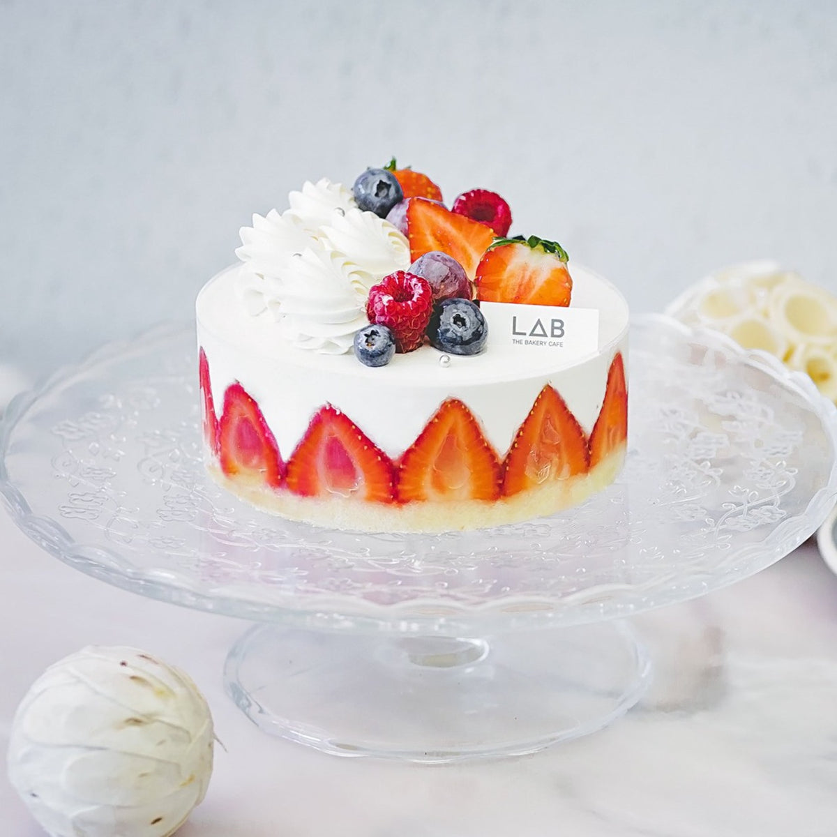 Strawberry and Cream Cake – LAB Bakery Cafe